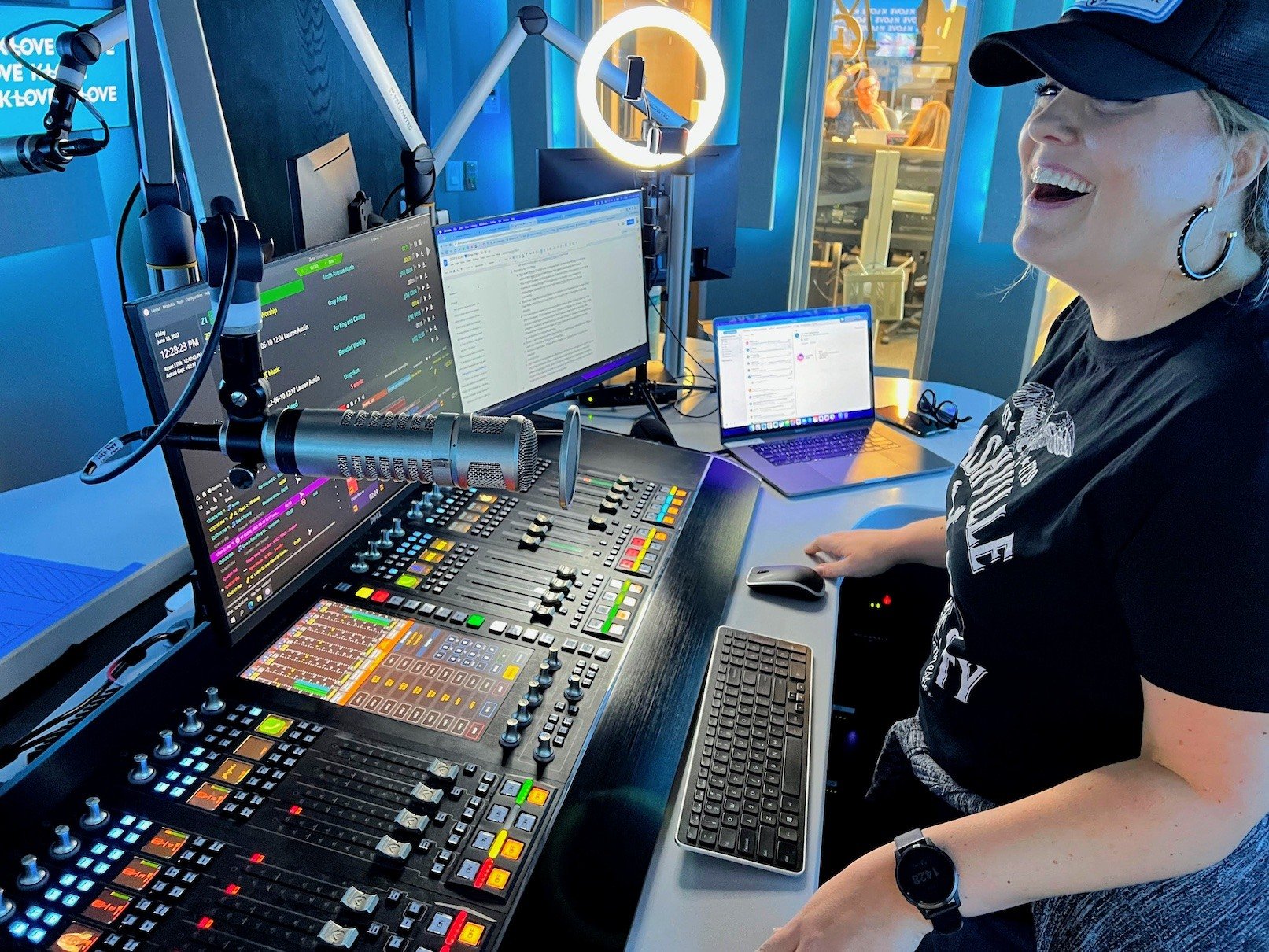 Understanding Microphone Technique: An Easy Mic Primer for New Users